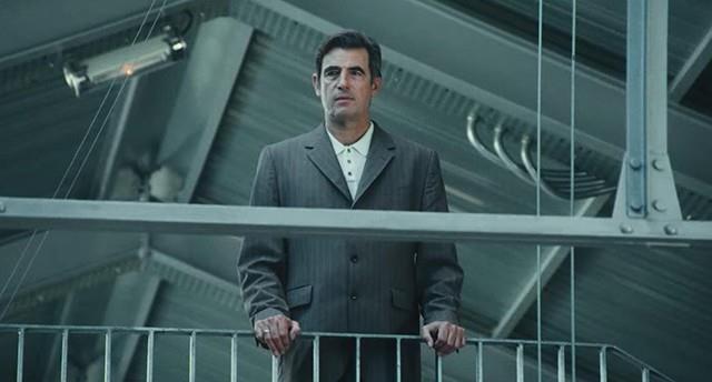 Se Den nye Triumfbue i Valby Kino